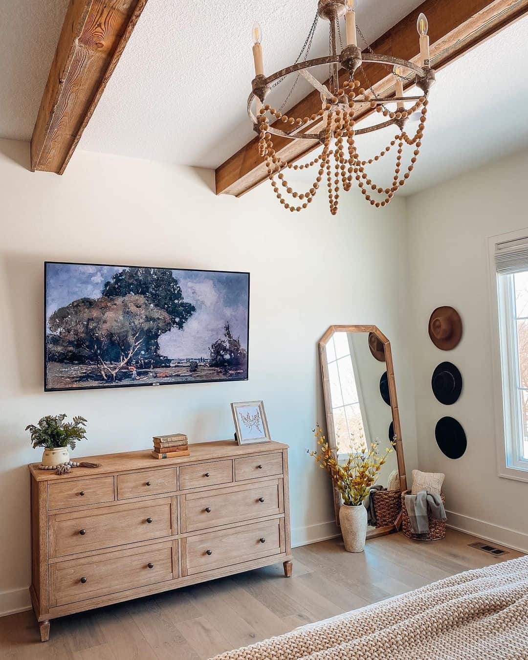 7+ Farmhouse TV Wall Design Ideas Perfect for Achieving a Balance of ...