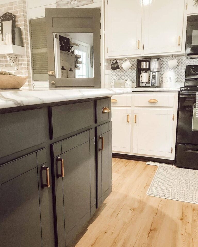 7+ Eye-Catching Farmhouse Kitchen Cabinet Hardware Ideas to Impress ...