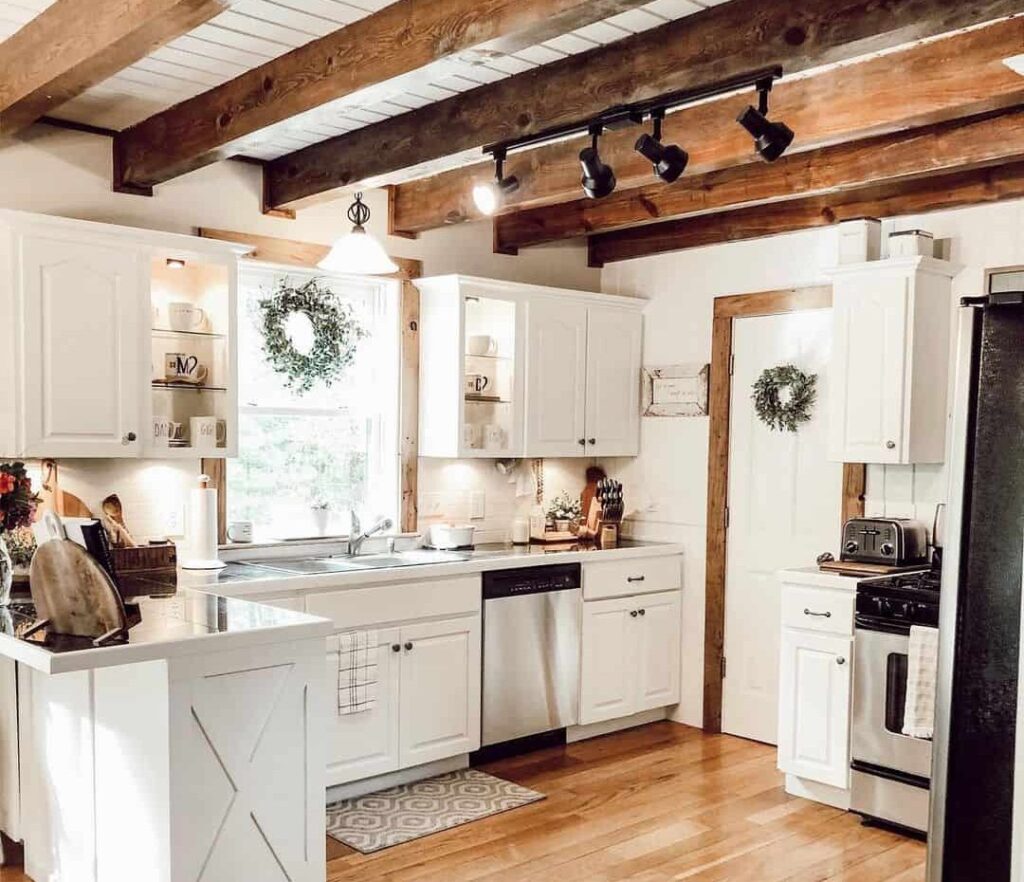 7+ Farmhouse Ceiling Beam Inspirations That'll Take Your Breath Away