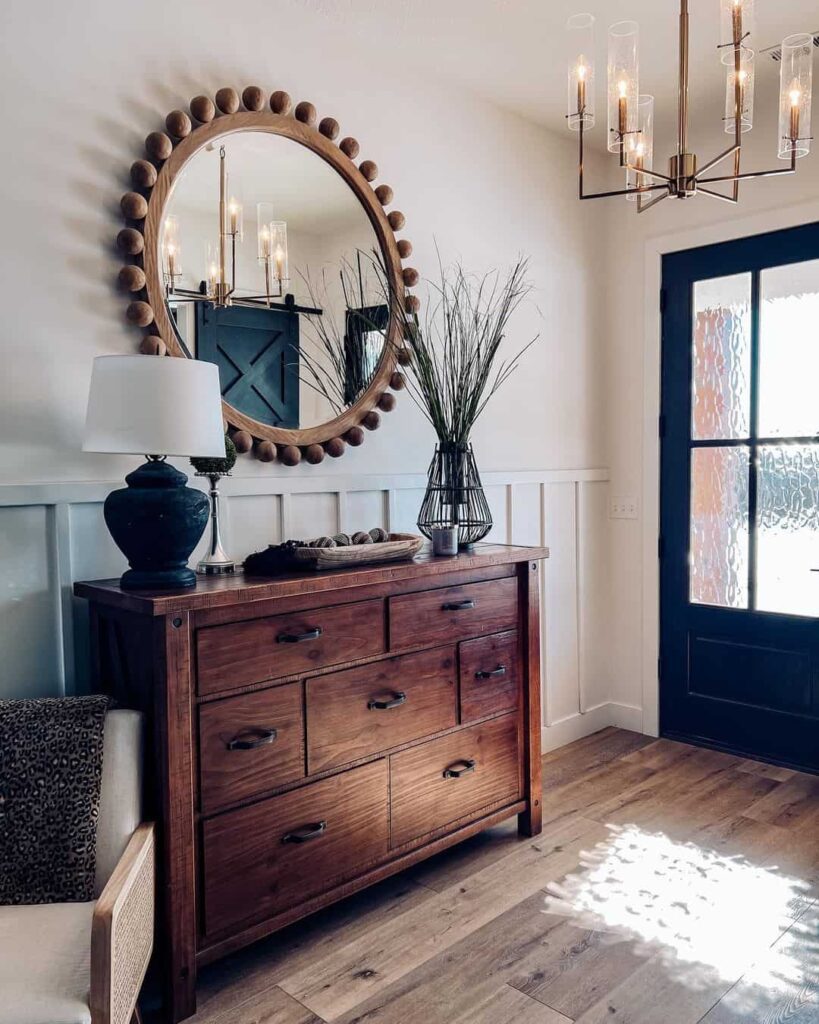 7+ Rustic Wainscoting Ideas to Elevate Your Authentic Farmhouse-style ...