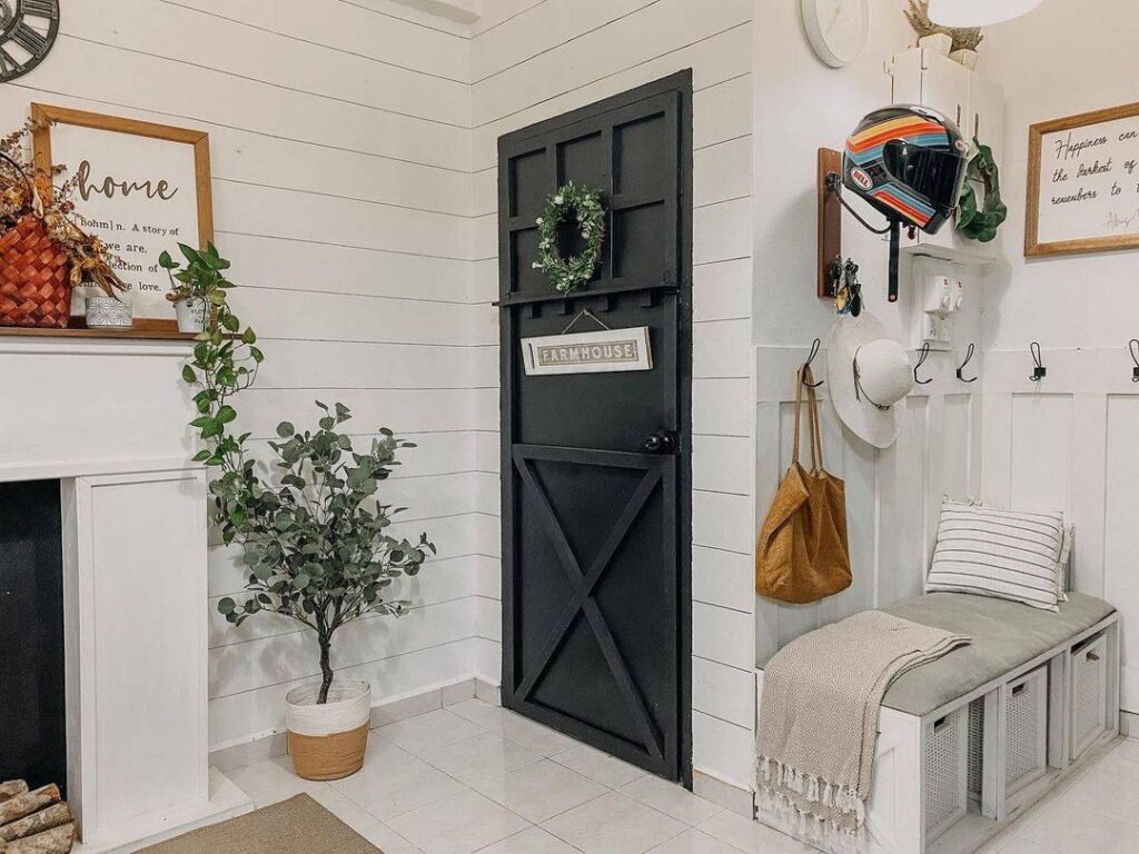 7+ Crisp White Shiplap Design Ideas for a Charming Farmhouse-style Home