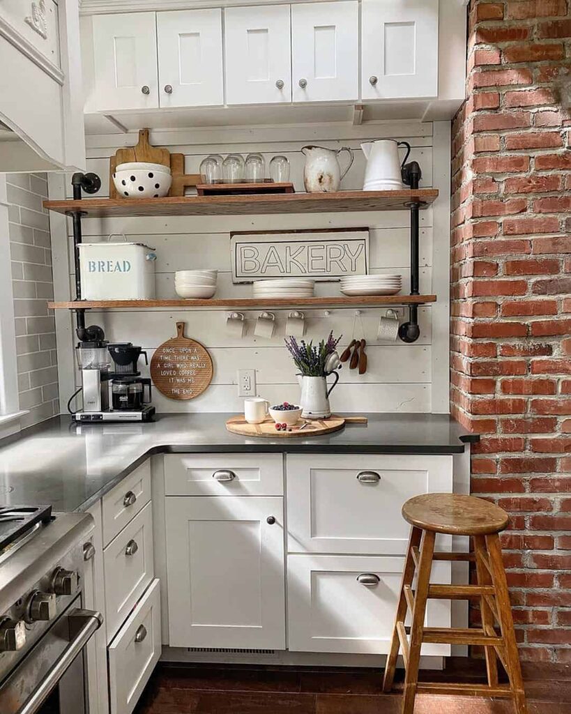 7+ Stunning Yet Functional Farmhouse Kitchens ideas with Open Shelving ...
