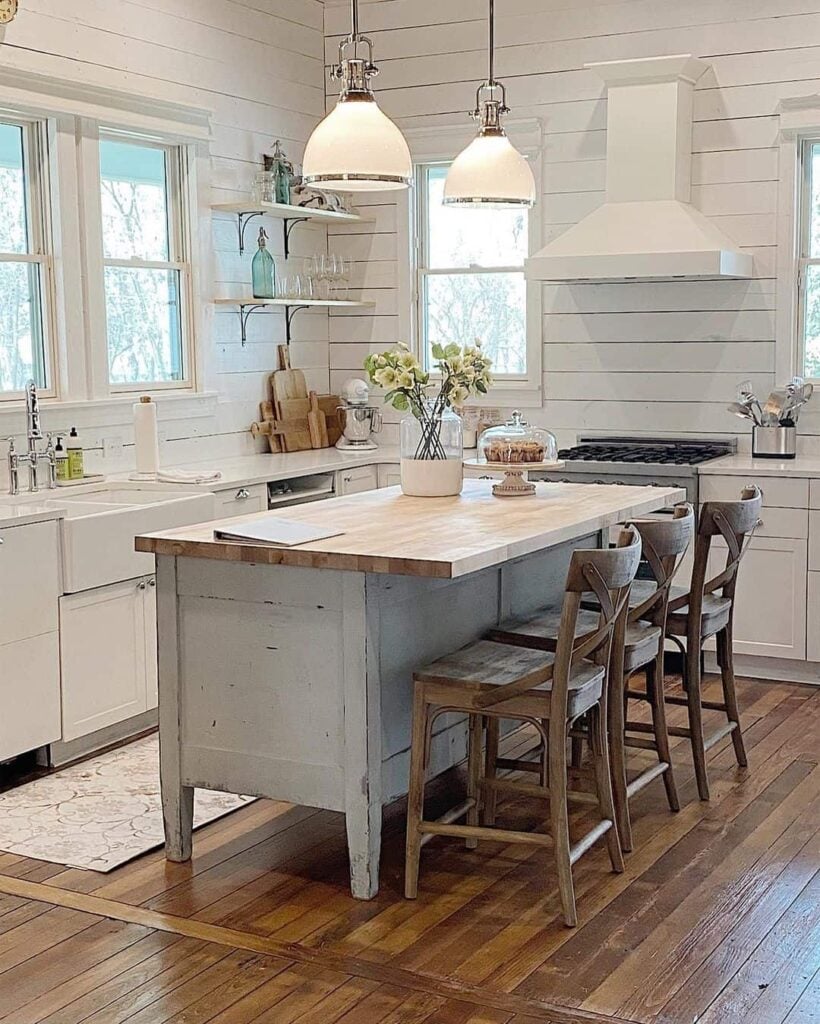 7+ Farmhouse Kitchen Island ideas to Anchor Your Country-Inspired Home ...