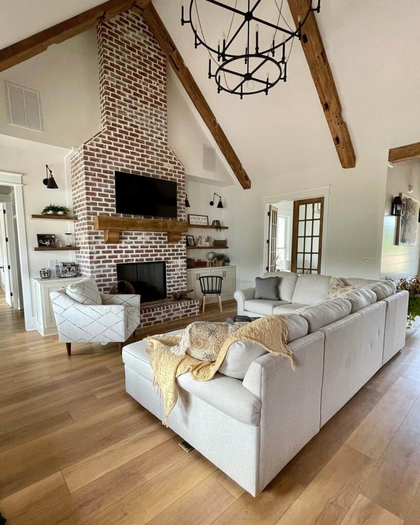 7+ Warm Farmhouse Living Rooms with Sectionals and Fireplace – My ...