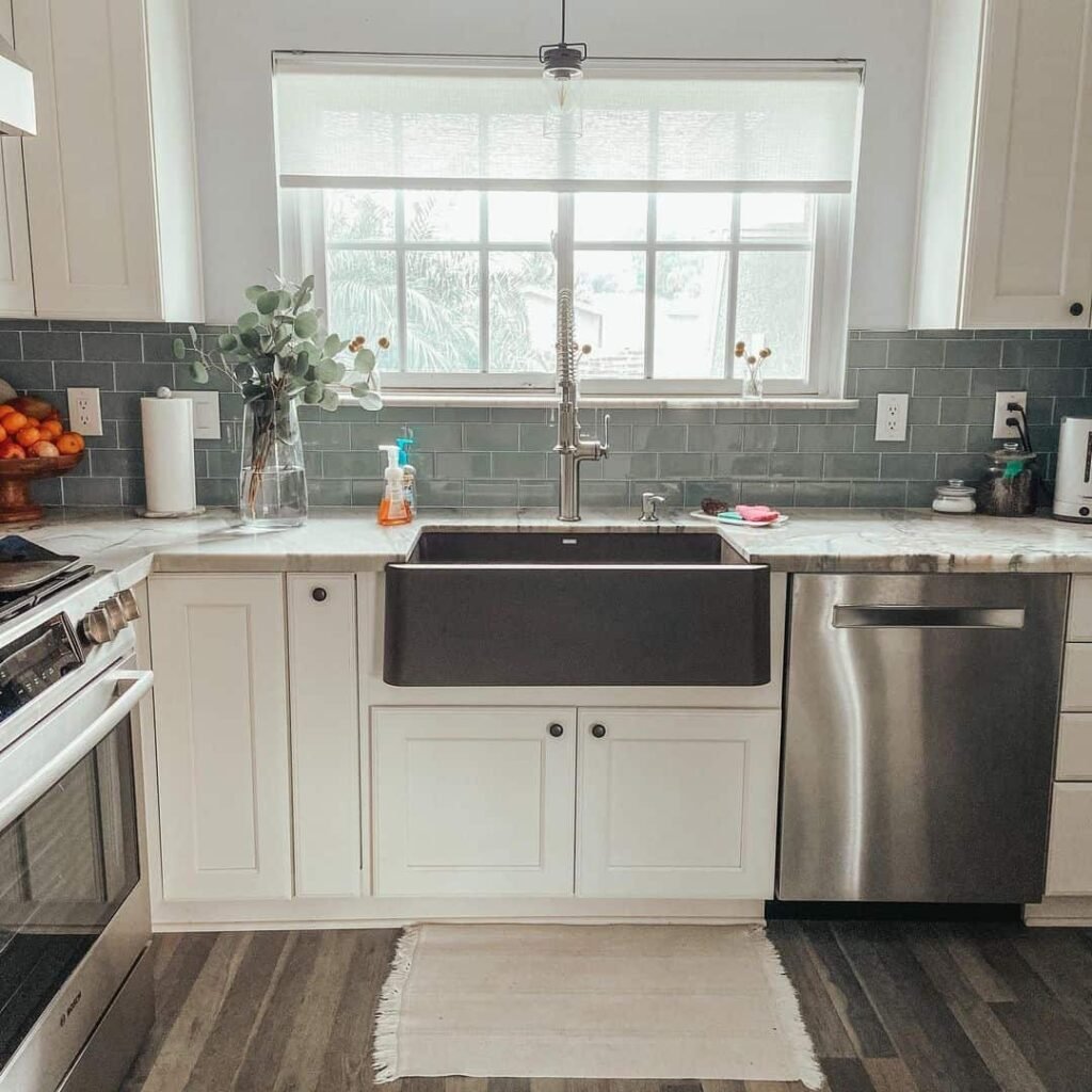 7+ Sink Ideas That Combine Function with Farmhouse Flair