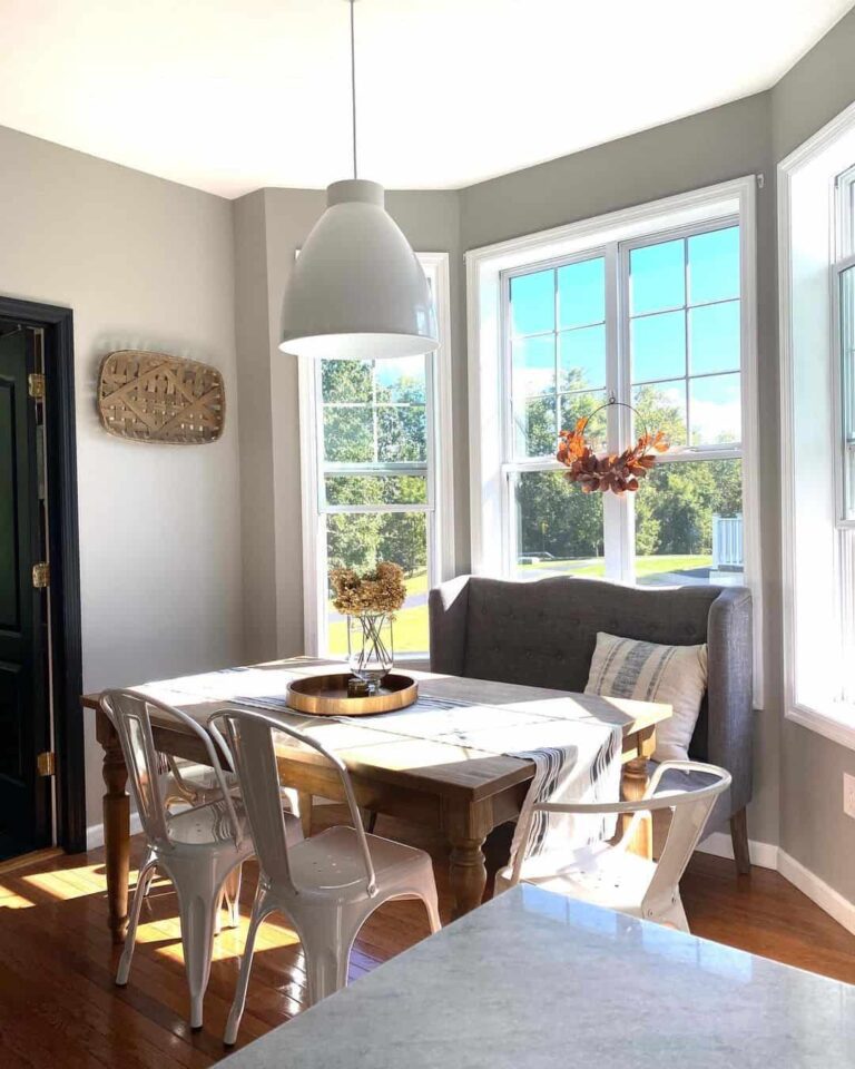 7+ Ideas for Creating a Cozy Breakfast Nook in Your Farmhouse Kitchen