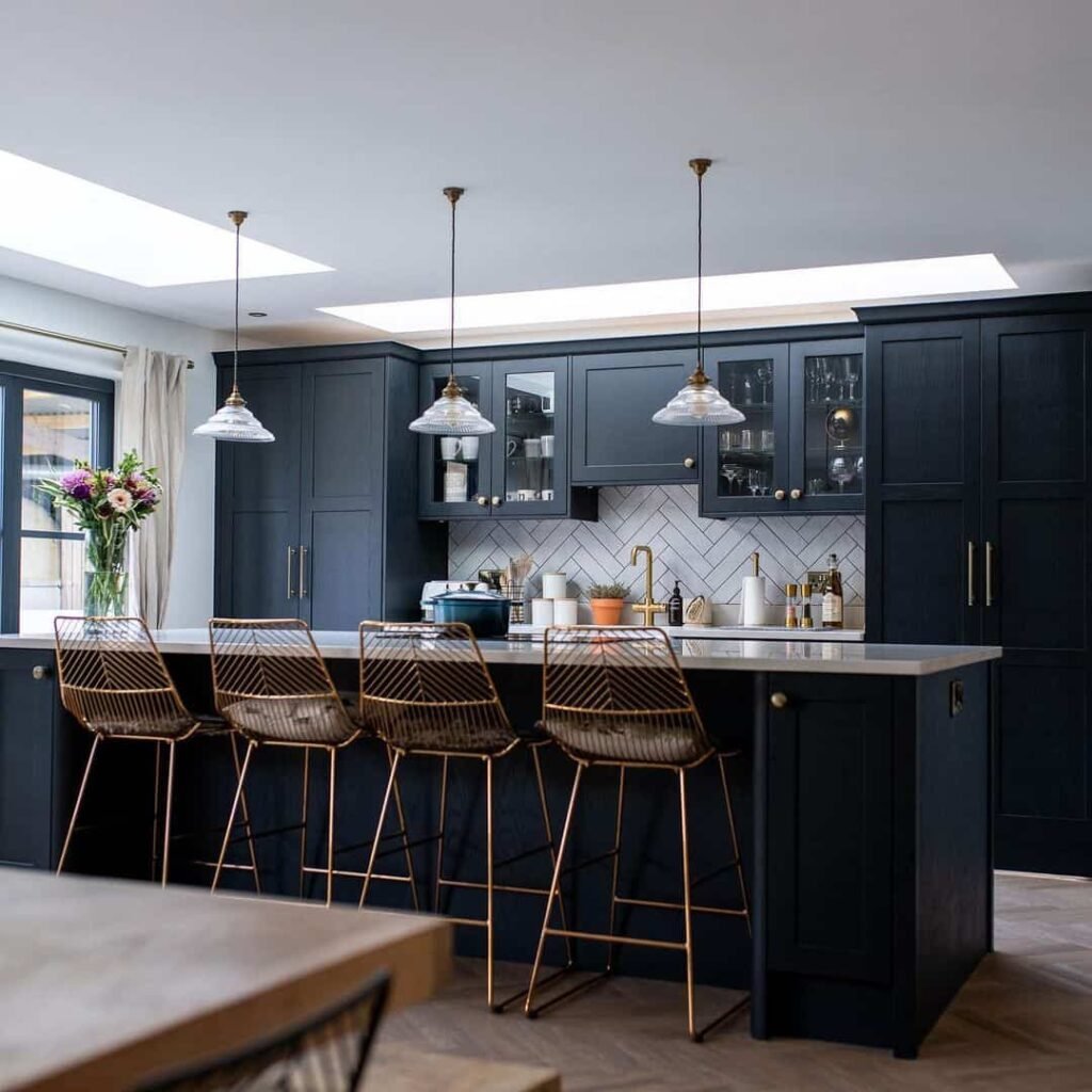 7+ Bold and Modern Farmhouse Kitchen Ideas for a Striking Design – My ...