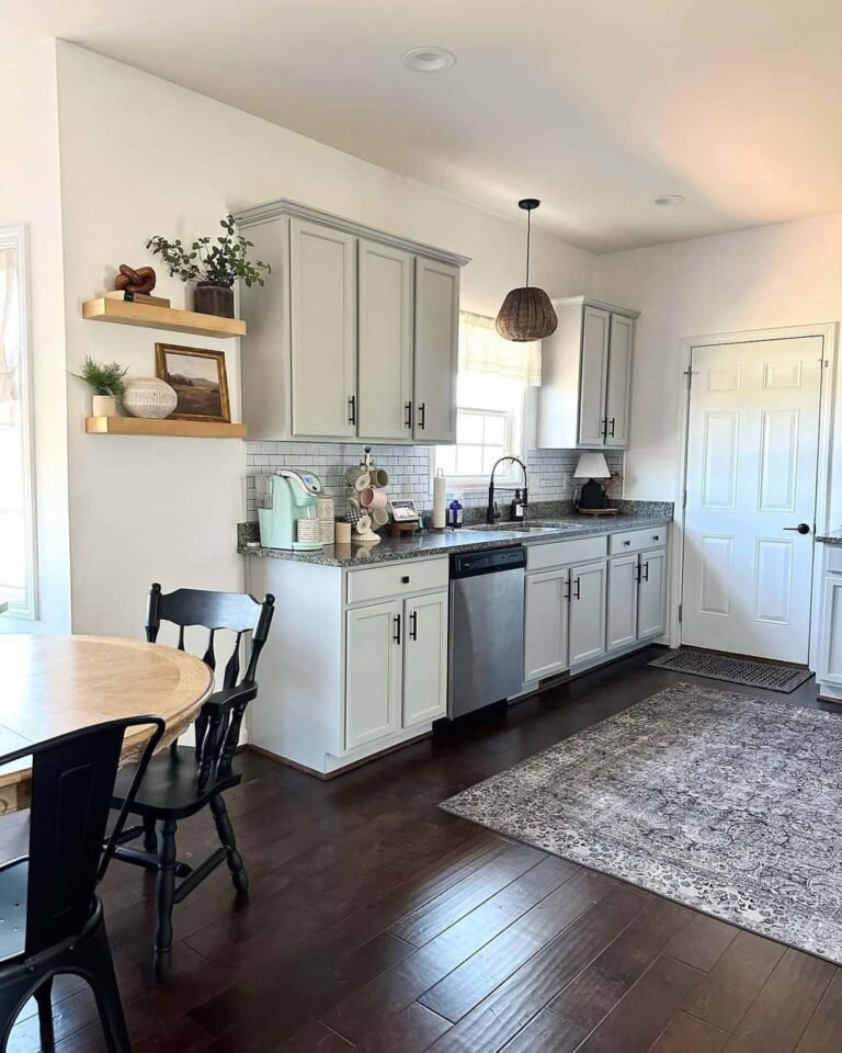 7+ Timeless Gray Kitchen Ideas for a Farmhouse That Exudes Elegance ...