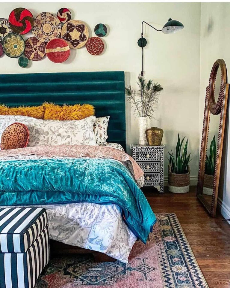 7+ Eclectic Decor Display Ideas for a Unique Farmhouse-style Home