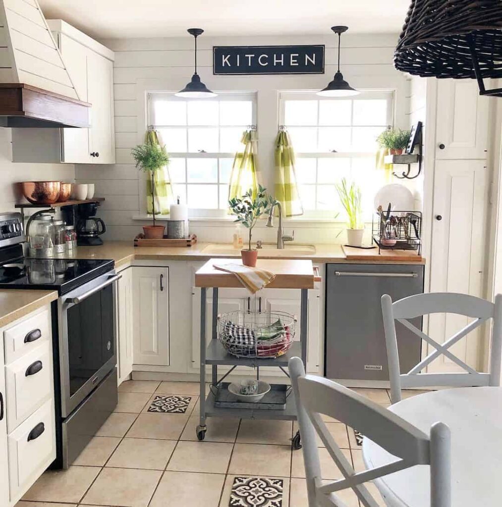 7+ Cottage Farmhouse Kitchen Ideas for Small, Charming Spaces – My ...