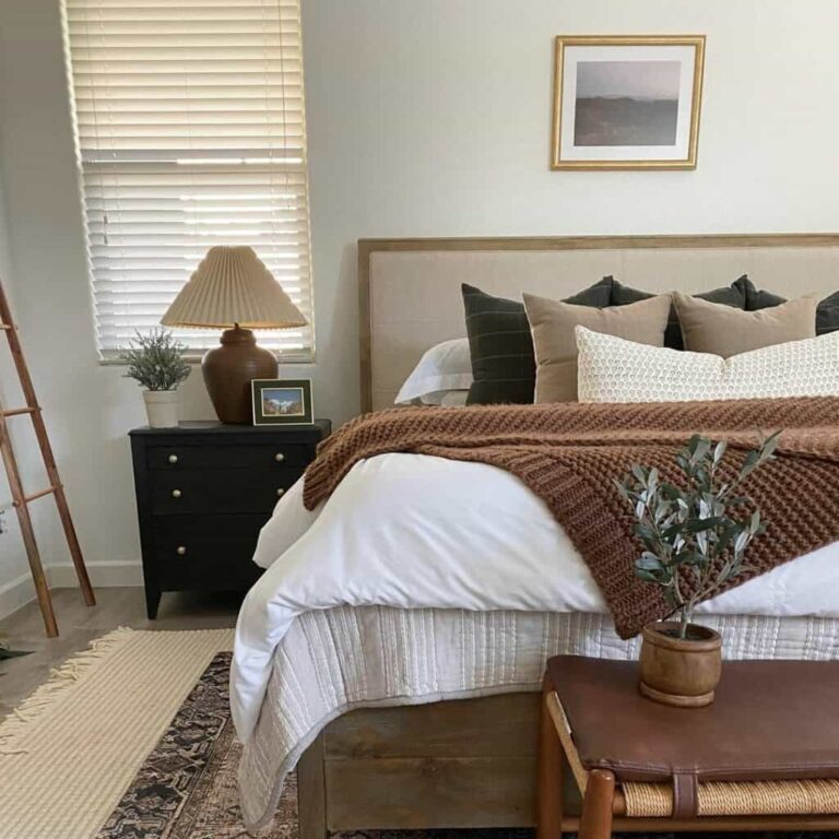 7+ Cozy and Stylish Small Farmhouse Bedroom Ideas for Maximum Space