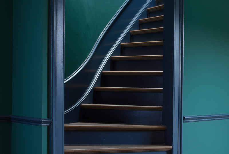 18 Staircase Wall Design Ideas That Transform an Overlooked Space Into ...