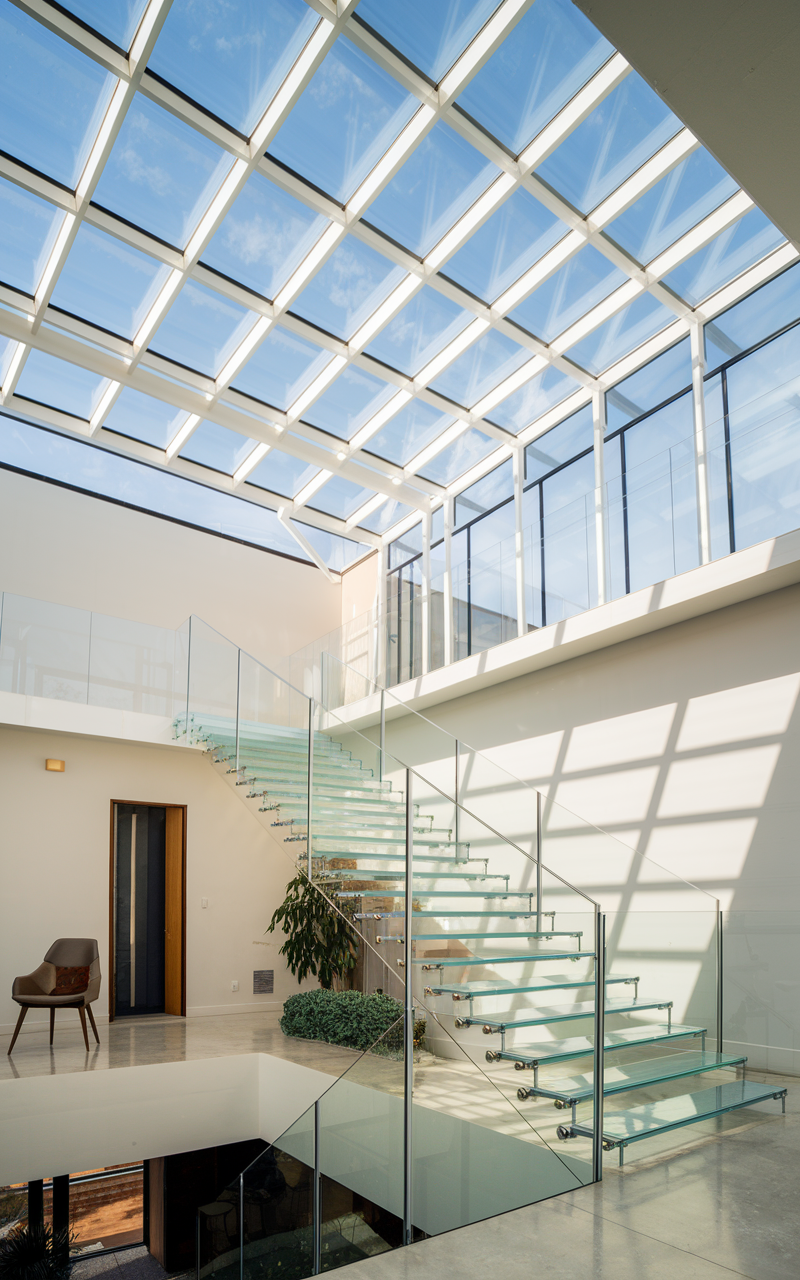 21 Glass Staircase Railing Ideas That Feel Sleek, Bright, and ...